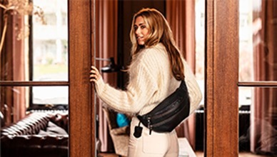 Hoe draag je een heuptas? | bol